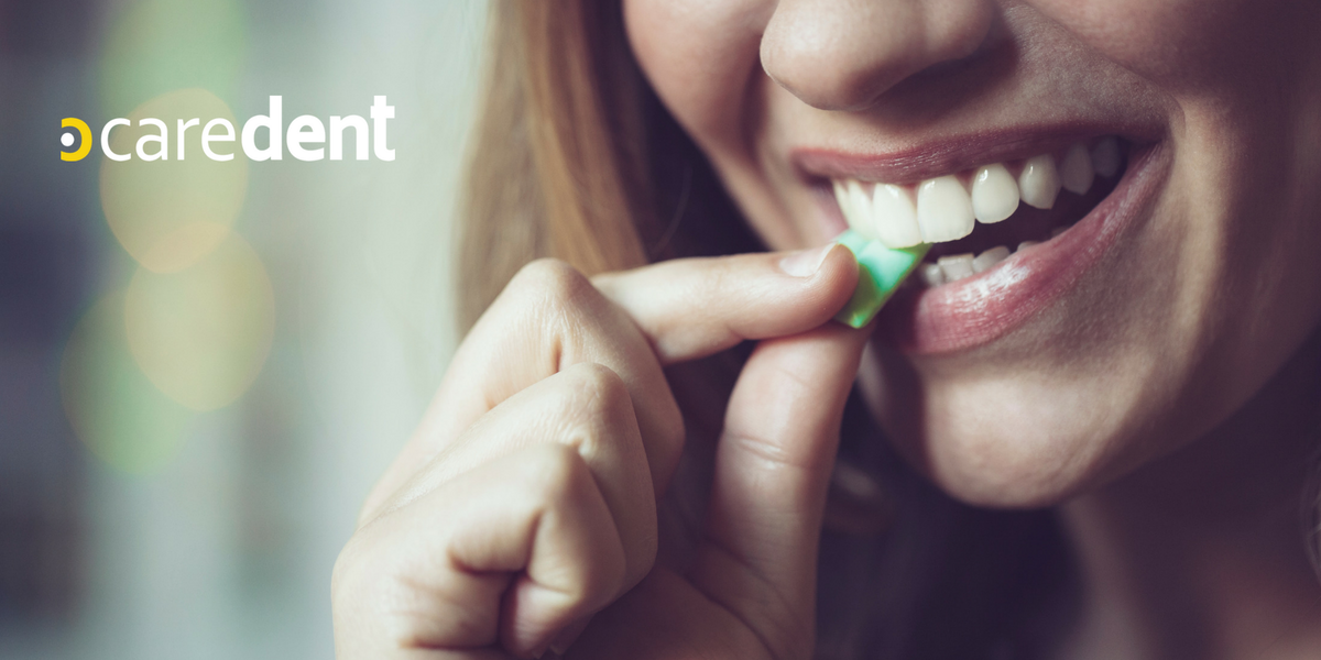 ¿Masticar chicle ayuda a mantener una buena higiene bucal? | Caredent